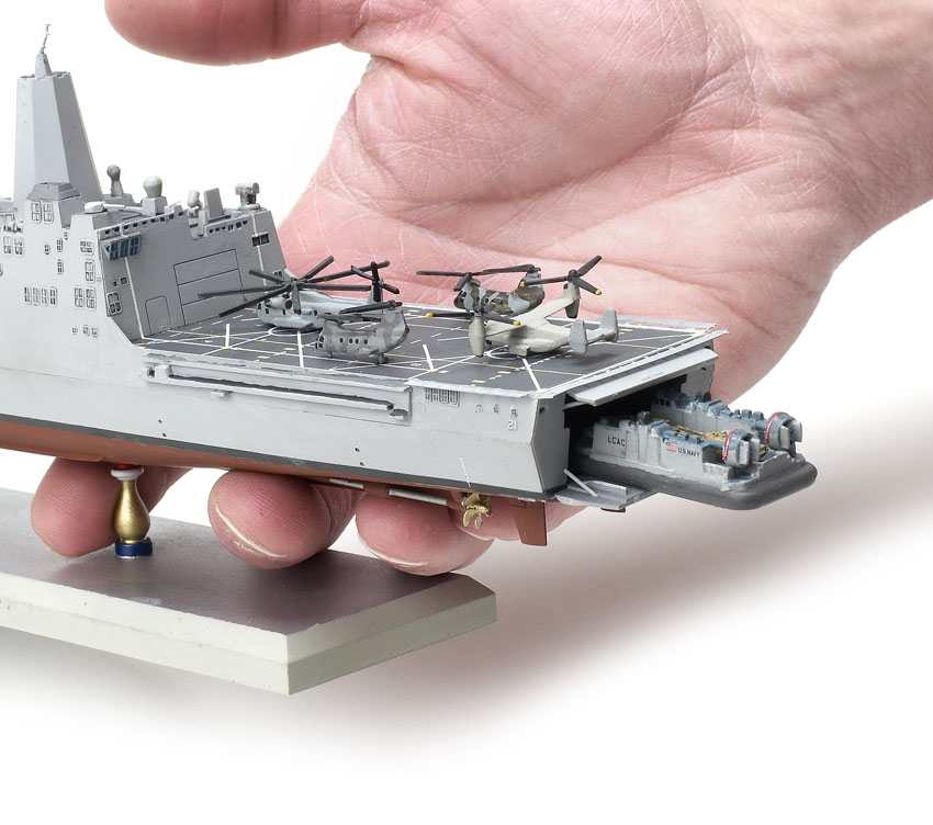 Cyber-hobby 1/700 scale USS New York LPD-21 | Finescale Modeler Magazine