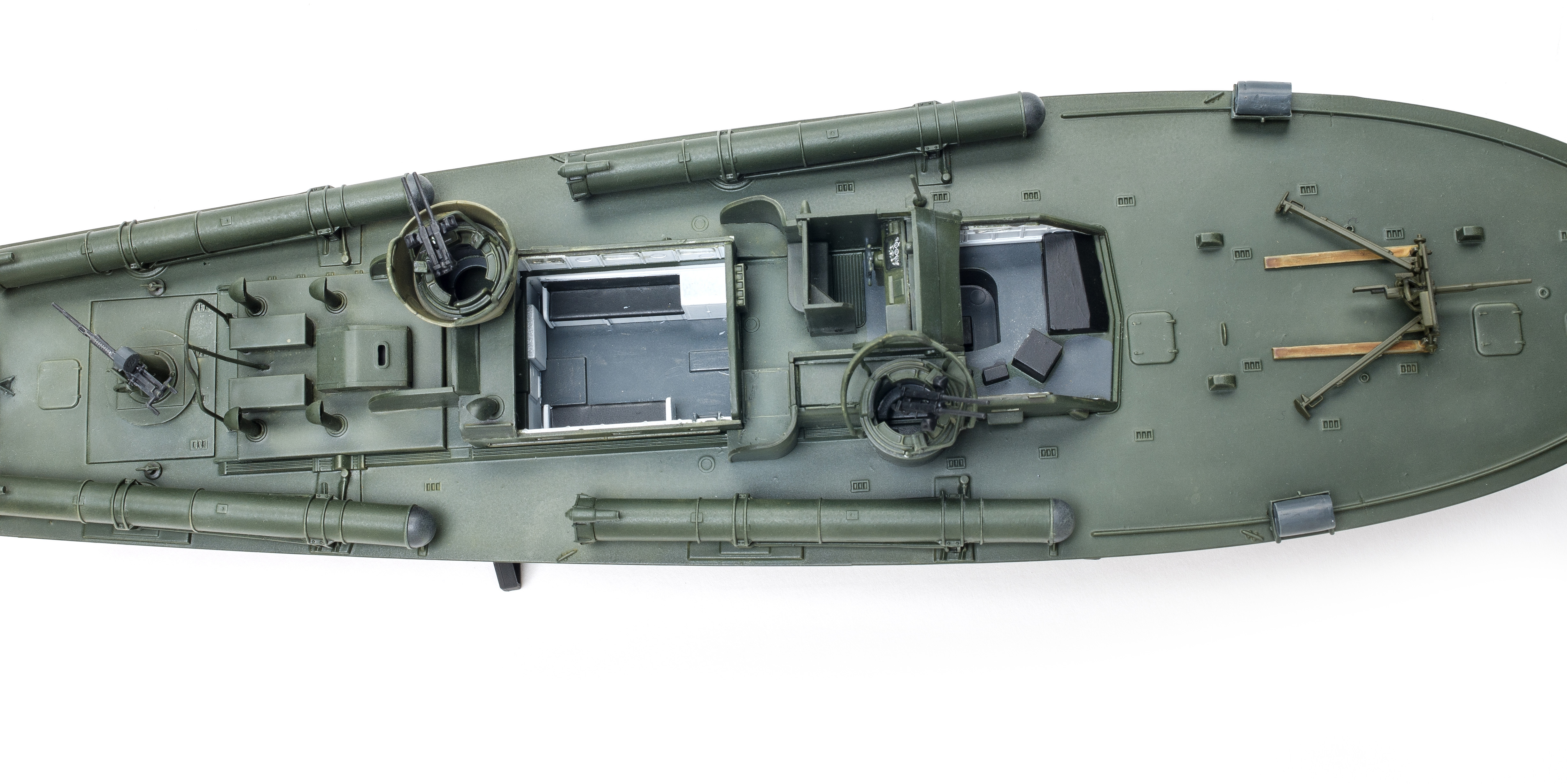 Build review of the Revell PT-109 patrol torpedo boat scale model kit ...