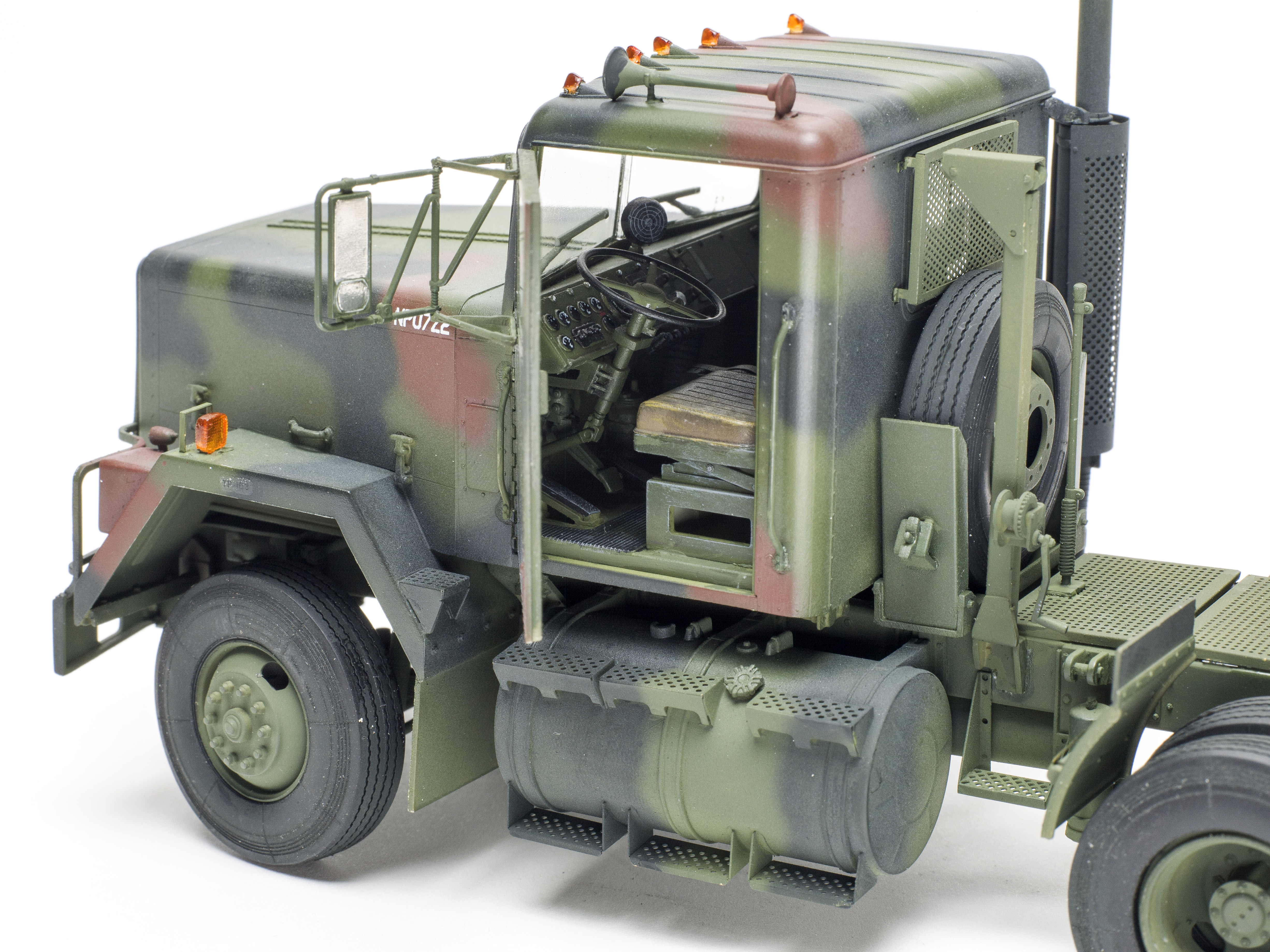 Trumpeter M915 tractor and M872 trailer | Finescale Modeler Magazine
